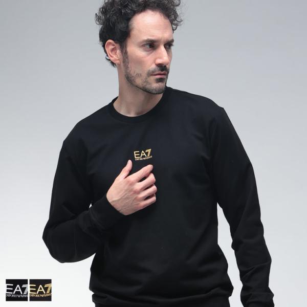EMPORIO ARMANIのスポーツラインとなるEMPORIO ARMANI EA7。クリーンな印象と快適な着心地を両立した、エンポリオアルマーニEA7のクルーネックトレーナー。肌触りの良いコットン裏毛素材を使用し、リラックス感のある着心...