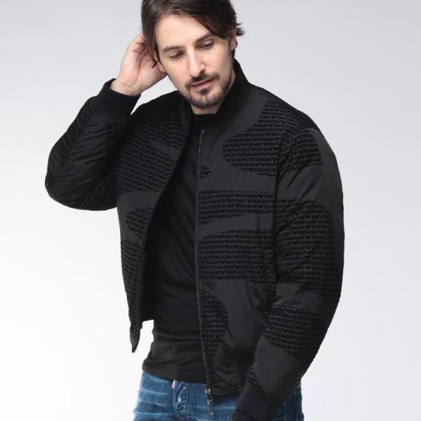 EMPORIO ARMANIはイタリアを代表するデザイナーGiorgio Armaniによるセカンドラインです。このリバーシブル ダウンブルゾンは、異なる表情を楽しめる二面性が魅力です。片面には大胆なブランドロゴやパターンを配し、もう片面は...