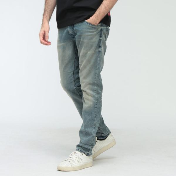 プレミアムカジュアルの旗手DIESEL（ディーゼル）から、ブランドの代名詞とも言えるジョグジーンズの最新モデル「D-KROOLEY-B」が登場。最大の魅力は、デニムのルックスとスウェットの穿き心地を両立させた画期的なファブリック。再生繊維（...