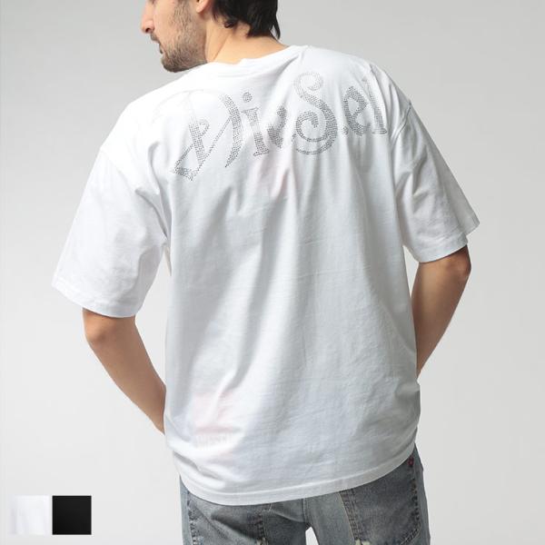 DIESELは、イタリア発のファッションブランドで、カジュアルなスタイルと斬新なデザインが特徴です。胸元のブランドロゴにラインストーンをあしらった、華やかな存在感を放つディーゼルの半袖Tシャツです。上質な綿100％素材を使用した柔らかな肌触...