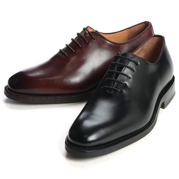 Cordwainerは、スペイン発の伝統的なハンドメイド紳士靴ブランドです。職人の熟練した技術が必要なグッドイヤーウェルト製法を採用しており、履き込むほどに足に馴染む極上のフィット感と耐久性を実現しています。装飾を削ぎ落としたミニマルなデザ...