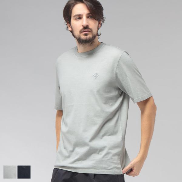 イタリアのクラフトマンシップが息づくHERNO（ヘルノ）の「COTTON JERSEY」半袖クルーネックTシャツ。上質なコットンジャージー素材を使用し、シルクのような滑らかさと上品な光沢感を兼ね備えた、大人のための最高級カットソーです。左胸...