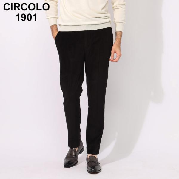 Circolo 1901は、イタリア発の快適でエレガントなメンズウェアブランドです。CIRCOLO 1901のコーデュロイノータックパンツは、上質なコーデュロイ素材を使用し、季節感と高級感を兼ね備えた一着です。柔らかな生地感が特徴で、肌触り...