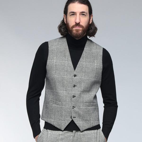 Circolo 1901は、イタリア発の快適でエレガントなメンズウェアブランドです。洗練された大人の着こなしを演出する、CIRCOLO 1901のシングルベスト。柔らかなジャージー素材を使用しているため、伸縮性があり快適な着心地です。繊細な...