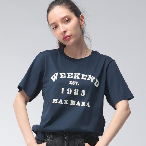 Weekend Max Mara（ウィークエンド マックス マーラ）は、イタリアのファッションブランドで、カジュアルで洗練されたスタイルが特徴です。マックスマーラの洗練されたカジュアルスタイルを象徴する、フロントロゴが印象的なTシャツ「TE...