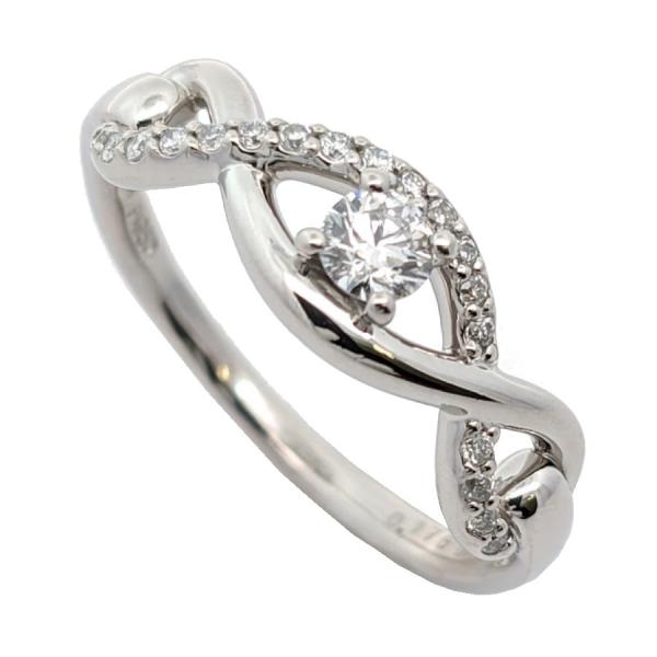 柔らかなラインを描く美しいツイストデザイン。指に寄り添うように流れるフォルムが、しなやかさと気品を演出。上質なプラチナの白い輝きに、繊細なダイヤモンドの煌めきが溶け合い、手元を華やかに彩ります。ブランド：-商品名：ダイヤモンドツイストリング...