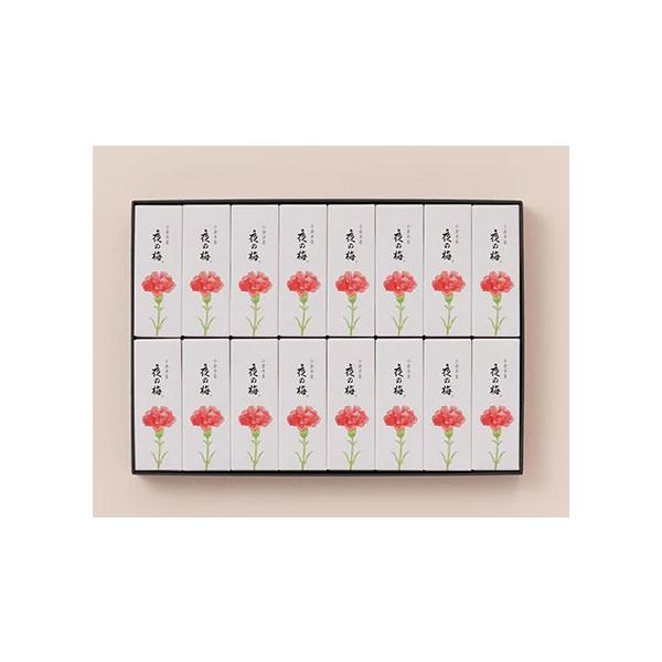 【発売日：2026年04月18日】内容　小型羊羹　夜の梅　母の日パッケージ16本入り1箱賞味期限　製造日より約1年大きさ　23.7×16.6×2.3cm重さ　970g母の日パッケージ小形羊羹『夜の梅』16点を詰め合わせました。