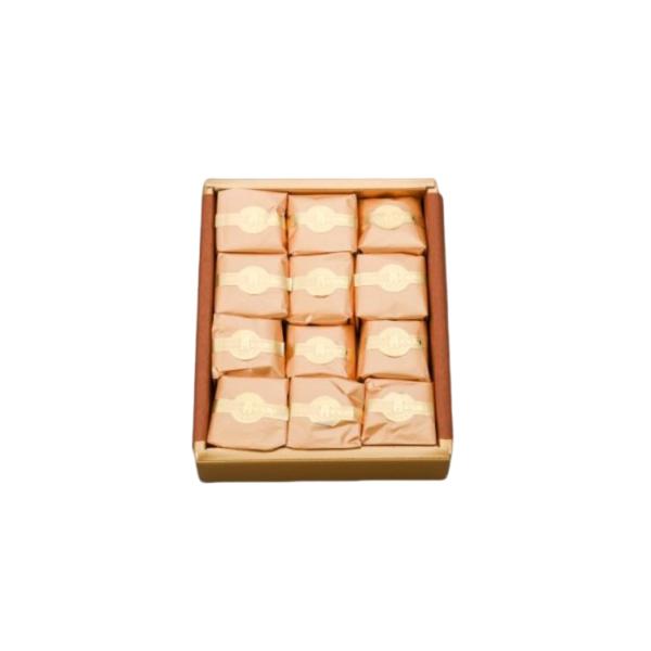 商品種類　マロングラッセ12個内容量　１箱12個入り１個当り36g〜42g原材料　栗、砂糖、水飴、食塩、バニラビーンズ、亜硫酸塩マロングラッセ・栄養成分表示（1個あたり）※推定値／熱量56kcal、たんぱく質0.2g、脂質0.1g、炭水化物...