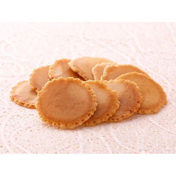 ■愛媛・内子のお菓子、地元の素材を活かすこの【あま太郎】は、老舗が醸した蔵出しの甘酒を使ったおせんべい。米糀100％の甘酒だからお子さんも安心。お米の甘みがぎゅっと濃縮されています。愛媛県産の「はだか麦」（大麦）の粉末を生地に使用したヘルシ...