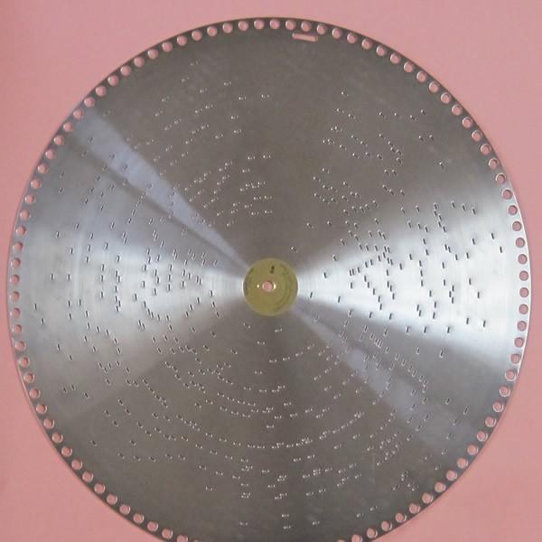 【発売日：2020年05月31日】Regina　、Polyphone、Porter のミュージックボックスで演奏できます。ディスクのサイズ　15 1/2インチ（39cm)　最高級スチール製　新品スマートフォンご覧の方は、商品詳細の下記にある...