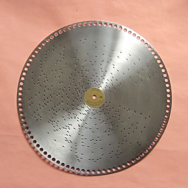 Regina、Polyphone、Porter のミュージックボックスで演奏できます。ディスクのサイズ　15 1/2インチ（39cm)　最高級スチール製　未使用　曲名：NocturneNo.2 ノクターン　作曲者：ショパンスマートフォンご覧...