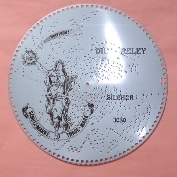 素材：鋼板にスズメッキ製　未使用　曲名：Die Loreley　作曲者：ジルヒャールネッサンスのディスクはRegina、Polyphone、Porter のミュージックボックスで演奏できます。ディスクのサイズ　15 1/2インチ（39cm)...