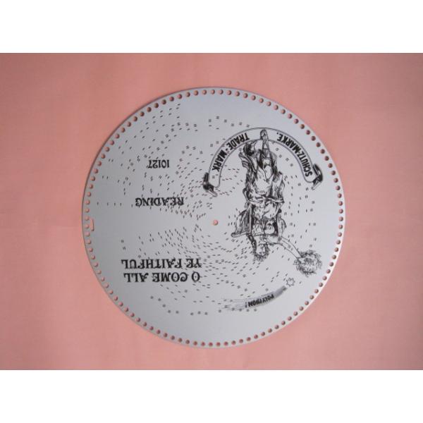 素材：鋼板にスズメッキ製　未使用　曲名：神の御子は今宵しも 作曲者：ReadingルネッサンスのディスクはRegina、Polyphone、Porter のミュージックボックスで演奏できます。ディスクのサイズ　15 1/2インチ（39cm)...