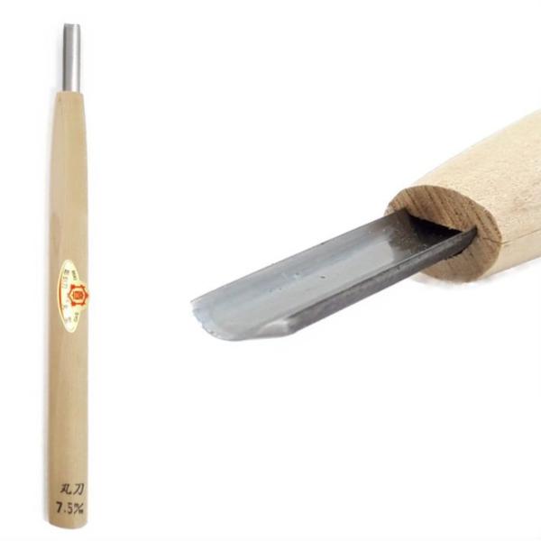 ●特長　・熟練された職人が仕込みから刃付けまで1本1本丁寧に仕上げています。　・全体焼き入れを施しているため、研いで長くお使いいただけます。　・丸型は、R刃になっているため、緩やかな溝を彫ることができます。●材質　刃部：ヤスキ鋼　青紙スーパ...