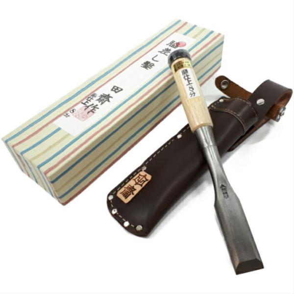 脇差し鑿でございますが、　昔、武士は自分の魂といわれる刀を常に帯刀していた事にちなんで 「脇差し鑿」と名付けました。　この道に入って六十年つちかってきた経験を生かし、使う方に恥じないように心を込めて製作を致しました。　ぜひ仕事の際は、常にそ...