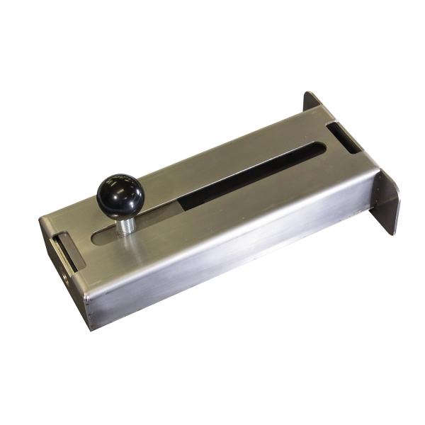 【商品概要】特長１：フローリング張り作業を短時間で容易にできるようにした画期的な便利道具。特長２：コンパクト設計なので狭い場所でのフローリング張りに便利。省スペースでの保管・管理が可能。特長３：軽量ボディに高い加圧性能を両立させた機能性の高...