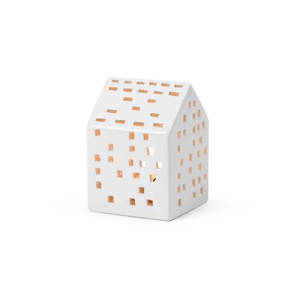 【商品概要】【商品説明】1つ 1つハンドメイドでくり抜かれた窓からは、 温かく優しい光が漏れだします。 夜だけでなく、まだ少し薄暗い朝の時間や夕暮れ時など、 時間によって少しずつ表情を変えていくキャンドルの街並みを眺めながら、 家の中でゆっ...