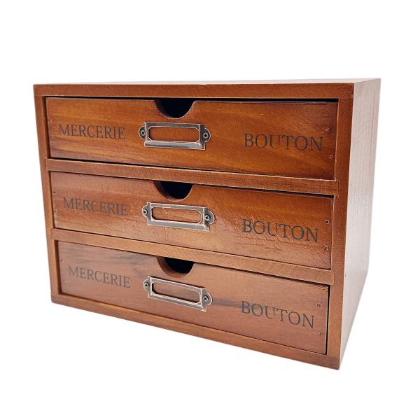 【商品概要】素材：木材、金属。重量：（約）1410g。外寸法(約) ：長25×幅17.5×高19cm。引出し内寸法(約) ：長20.8×幅15.2×深さ3.8cm。細かいものの整理にぴったり，置物としても素晴らしい。本品はインテリア用品です...