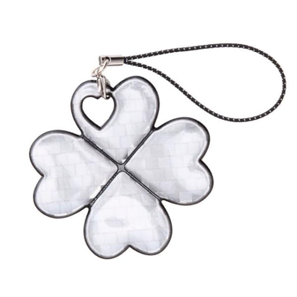 おしゃれでシックな反射キーホルダー！大人にも付けやすい反射ゴムストラップ幸せクローバー!どんなバックにも付けやすい!!■約60ｍｍ角内■広角プリズム反射材、黒PVC■反射ゴムストラップ付き※メール便ですので、代引き決済や時間日時指定配達はご...