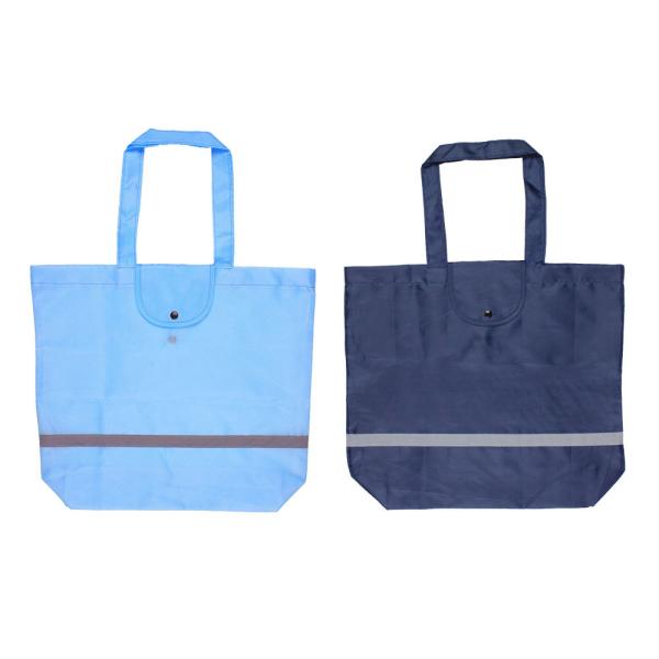 小さく折りたためて、丈夫なトートエコバッグ ブルーとネイビーの2色一周反射材縫製で、ライトに反射し、存在をアピール！ 夕方の買い物帰りも反射して安心！※メール便送料が330円ゆうパケット　ポスト投函箱になります。数量が多い場合は宅急便になり...