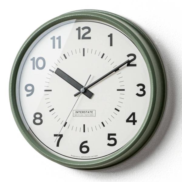 公共のサインなどに用いられるフォントは視認性を求められます。特に交通機関においては判読性が求められ、こと高速道路や空 港、 鉄道においては速度やゲート、 時刻を示す数字の視認性は重要な要素です。[TRAFFIC SERIES] は海外の交通...