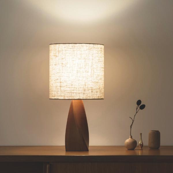 商品詳細サイズ本体：全体:φ200×高さ395(mm)セード:φ200×高さ205mmコード:2100mm重量1.0(kg)カラーナチュラル材質スチール、布、木付属品-仕様点灯 ロータリースイッチ(点灯→消灯)電球 白熱球: E26/40W...