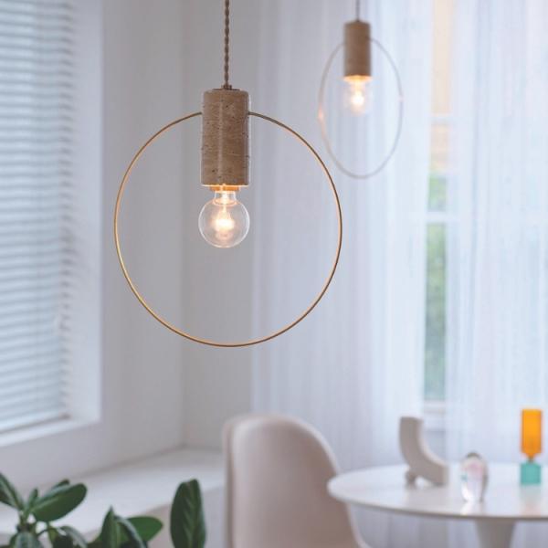 商品詳細サイズ全体:幅330×奥行70×高さ365(mm)コード全高:525-1220(mm)シーリングカバー:φ75×高さ90(mm)重量1.2(kg)カラーホワイト、ベージュ材質[BE]スチール、大理石[WH]スチール、テラゾー(人工大...