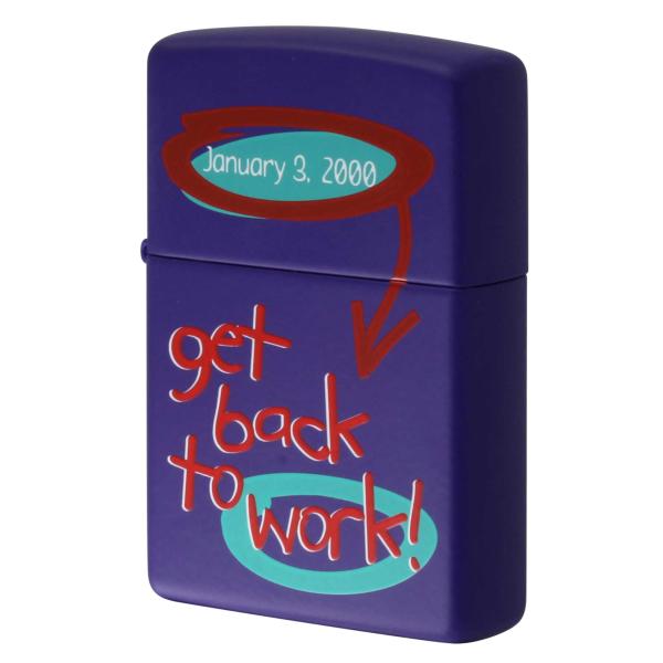 ミレニアム・シリーズのジッポー。新千年紀（ミレニアム）に「ENTER」ボタンを押して突入するというアイデアをデザインしたもの。仕事に戻るのプリントが特徴的です。全面マット塗装、プリント。コンディション：【未商品】製造年月：1999年3月製造...