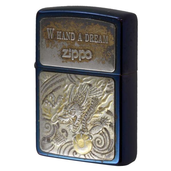 躍動感溢れる龍がデザインされたZIPPO。チタンコーティングボディに、純銀（Silver925）製プレートを貼り付けられています。コンディション：【傷や汚れあり】製造年月：1998年2月製造国：アメリカ合衆国発売国：日本付属品：パッケージ:...