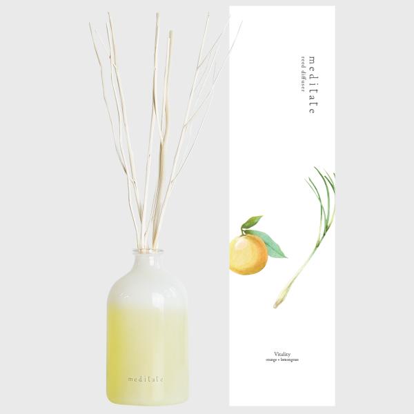 メディエイトから精油100%のリードディフューザーが登場。自然本来の香りで瞑想したようなクリーンな心へ導き、毎日のセルフメンテナンスのお手伝いをします。●ヴァイタリティ＜オレンジ×レモングラス＞オレンジとレモングラスの組み合わせは、心を開放...