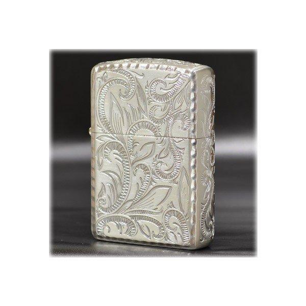 Classic Arabesqueクラシックアラベスク    底面以外の全ての面に繊細なエッチング（彫刻）が施された、芸術性の高い逸品普遍的な人気を誇るアラベスクデザインを絶妙な空白を残しながら底面以外の五面に配し、コーナーにはエッチングと...