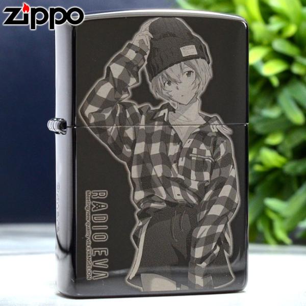 イラストレーター米山舞氏描き下ろし第2弾！モノトーンの世界観に鮮やかに浮かび上がるのは、RADIO EVA 2018 A/W Collectionに身を包んだエヴァンゲリオンのパイロット達。高精細マイクロレーザー彫刻により、モノクローム調の...