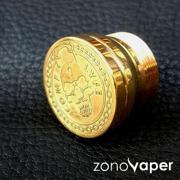 Comp LyfeのCeasefire HOUSING (brass) Smooth 21700が登場です♪人気の交換用スイッチ！ゴツイデザインが魅力的なスイッチです。高さ　約20mm幅　　約28ｍｍ内容品：Comp Lyfe(コンプライフ...