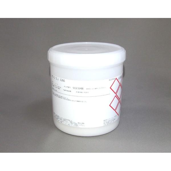 旭化成の型取り用シリコーンです。硬化後は少し柔らかめです。M8012よりもさらに柔らかいタイプのシリコーンです。硬化剤T-40が付属しています。【使い方】主剤100gに対して硬化剤4gの割合で混合してください。