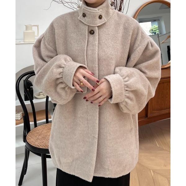 『セール実施中』参考価格：12，980円発売時期：2023年11月コンディション：C（やや使用感あり）使用感があり、やや気になる傷や汚れがあるアイテムブランドタグ：汚れ全体的：毛玉参考商品名：スタンドカラーミディアムコート参考品番：EMAZ...