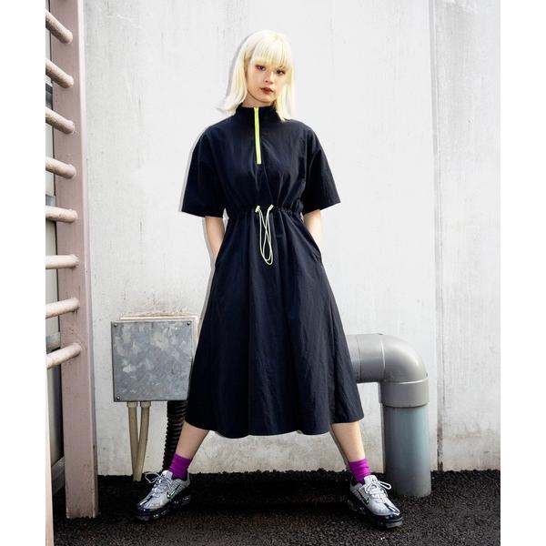 参考価格：7，700円発売時期：2023年04月コンディション：B（目立つ使用感なし）使用感が少ない、または気にならないアイテム参考商品名：ハーフジップナイロンワンピース参考品番：PN23SS-042【商品に関する注意事項】・こちらの商品画...