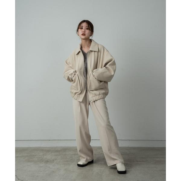 『タイムセール実施中』参考価格：14，300円発売時期：2023年12月コンディション：B（目立つ使用感なし）使用感が少ない、または気にならないアイテム袖・前身頃：汚れ袖口：毛玉参考商品名：volume midi flight jacket...