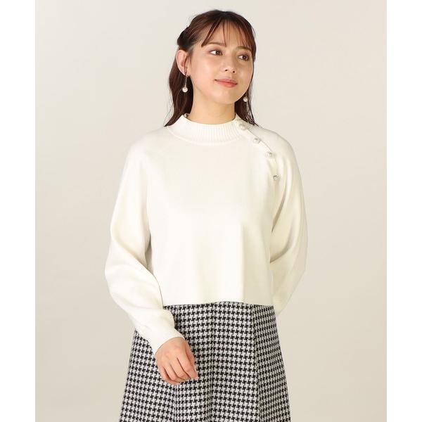 『セール実施中』参考価格：15，400円発売時期：2023年09月コンディション：D（傷・汚れあり）傷や汚れがあるが使用には問題ないアイテム全体的：汚れ、毛玉装飾部分：欠損参考商品名：ハイネッククロップドニットプルオーバー参考品番：3723...