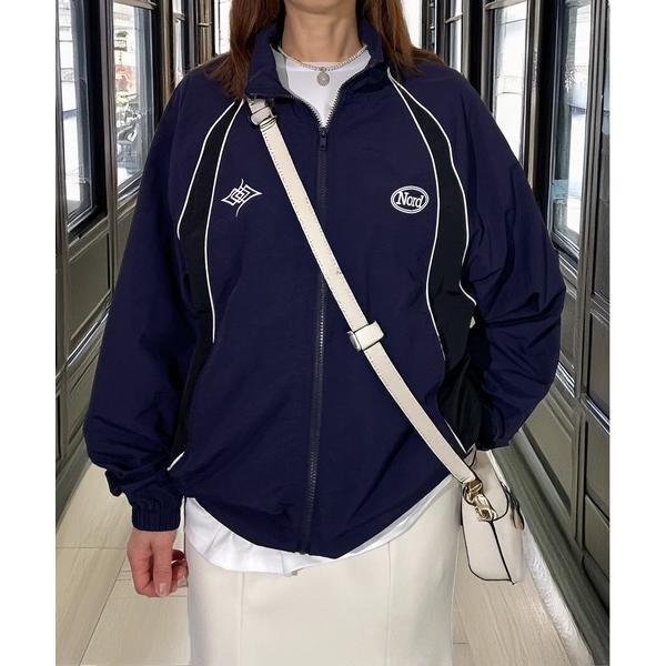 参考価格：6，800円発売時期：2024年09月コンディション：C（やや使用感あり）使用感があり、やや気になる傷や汚れがあるアイテム全体的：保管上のにおいがします。参考商品名：寒い冬も大活躍* バルーンスリーブ ナイロン タスラン スタンド...