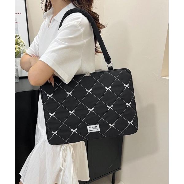 『セール実施中』ZOZO問い合わせ番号:101275217ショップ:Teem Store，チームストアブランド:pyornim，ピョルニム商品名:【26年春夏新作】リボン刺繍キルティングPCバッグカテゴリ:PC・スマホグッズ/家電>P...