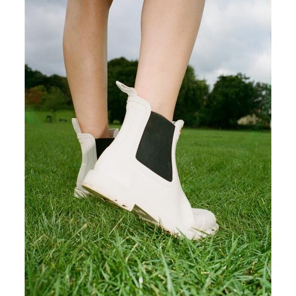 参考価格：20，900円発売時期：2022年05月コンディション：B（目立つ使用感なし）使用感が少ない、または気にならないアイテム全体的：汚れ参考商品名：WOMENS COMMANDO CHELSEA BOOT参考品番：WFS1018RMA...