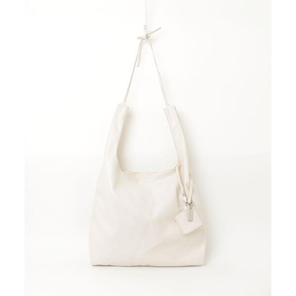 『セール実施中』参考価格：4，290円発売時期：2021年08月コンディション：C（やや使用感あり）使用感があり、やや気になる傷や汚れがあるアイテム全体的：汚れ持ち手：剥げ参考商品名：WEB限定 loti コインケース付きトート参考品番：M...