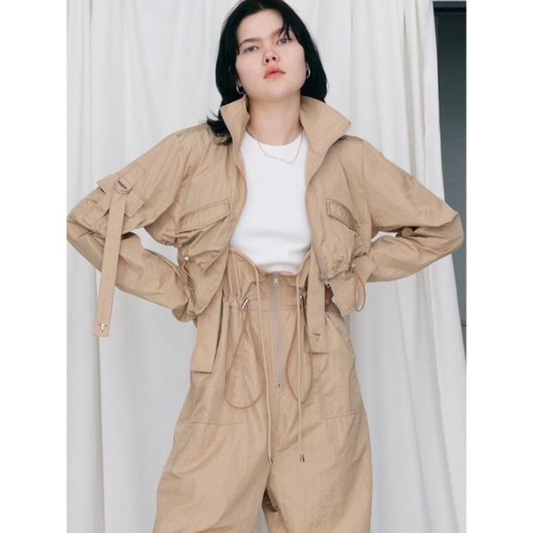 参考価格：23，100円発売時期：2023年04月コンディション：D（傷・汚れあり）傷や汚れがあるが使用には問題ないアイテム首周り：汚れ参考商品名：Nylon Shaka Blouson参考品番：2323502001，2323502005【...