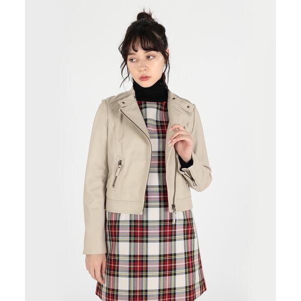 参考価格：97，900円発売時期：2022年08月コンディション：B（目立つ使用感なし）使用感が少ない、または気にならないアイテム袖：汚れ参考商品名：ニューキュアライダース参考品番：5302WF21020【商品に関する注意事項】・こちらの商...