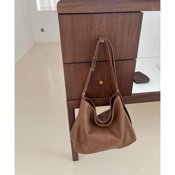 『タイムセール実施中』ZOZO問い合わせ番号:101482712ショップ:Mayree，メイリーブランド:Chiina，チーナ，Mayree，メイリー商品名:Chiina /合皮レザー　大容量シンプルショルダーバッグカテゴリ:バッグ>...