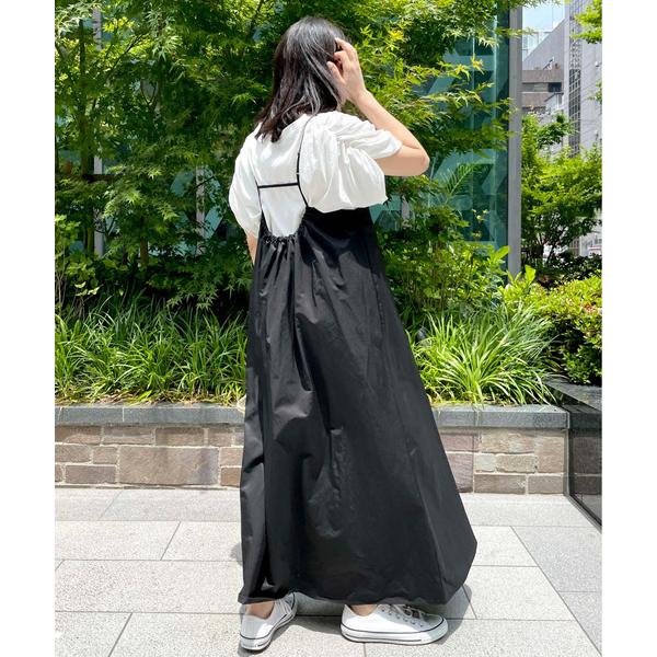 『セール実施中』参考価格：6，600円発売時期：2022年12月コンディション：C（やや使用感あり）使用感があり、やや気になる傷や汚れがあるアイテム全体的：汚れ参考商品名：バックギャザーキャミワンピース参考品番：ST1917701950【商...