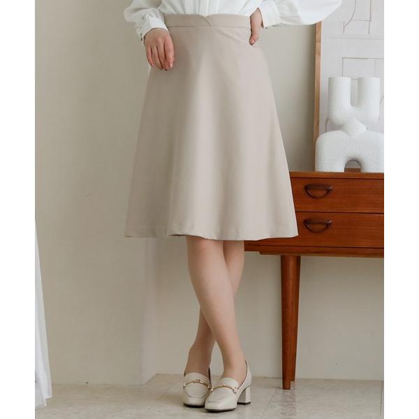 『セール実施中』参考価格：6，490円発売時期：2022年08月コンディション：B（目立つ使用感なし）使用感が少ない、または気にならないアイテム後身頃：汚れ参考商品名：TRギャバフレアスカート参考品番：523390【商品に関する注意事項】・...