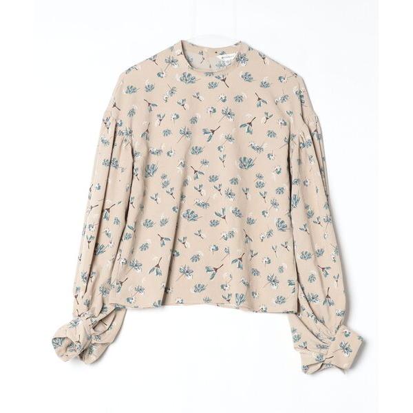 『タイムセール実施中』参考価格：7，678円発売時期：2019年10月コンディション：A（使用感なし）数回使用した程度で使用感が感じられないアイテム参考商品名：FALL FLOWER VOLUME SLEEVE BL参考品番：010CAW3...