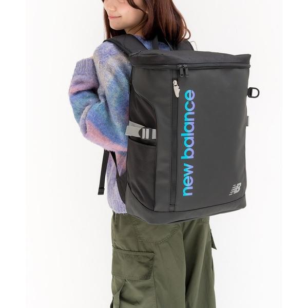 ZOZO問い合わせ番号:101657403ショップ:LOWARD，ロワードブランド:New Balance，ニューバランス商品名:【NewBalance】 グラデーションロゴ撥水ボックスリュック 32Lカテゴリ:バッグ>バックパック/...
