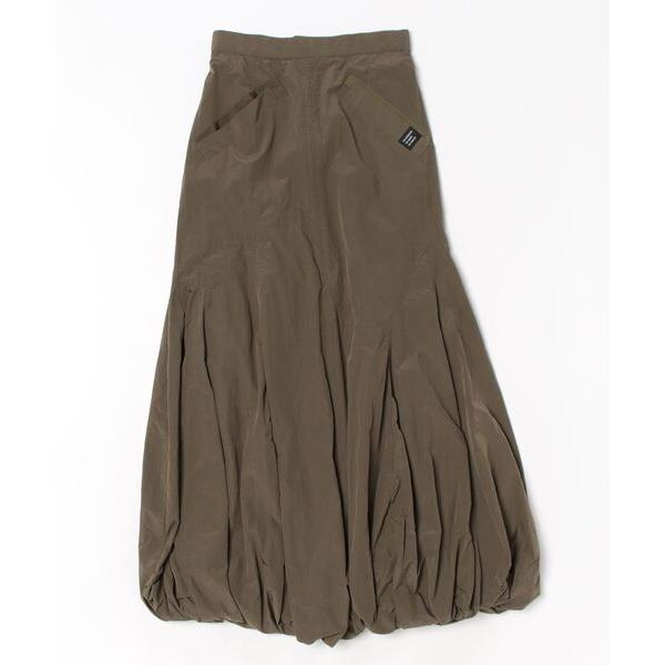 『セール実施中』参考価格：47，300円発売時期：2025年03月コンディション：B（目立つ使用感なし）使用感が少ない、または気にならないアイテム前身頃：汚れすそ周り：汚れ参考商品名：LIGHT IRREGULAR BALLOON SK /...